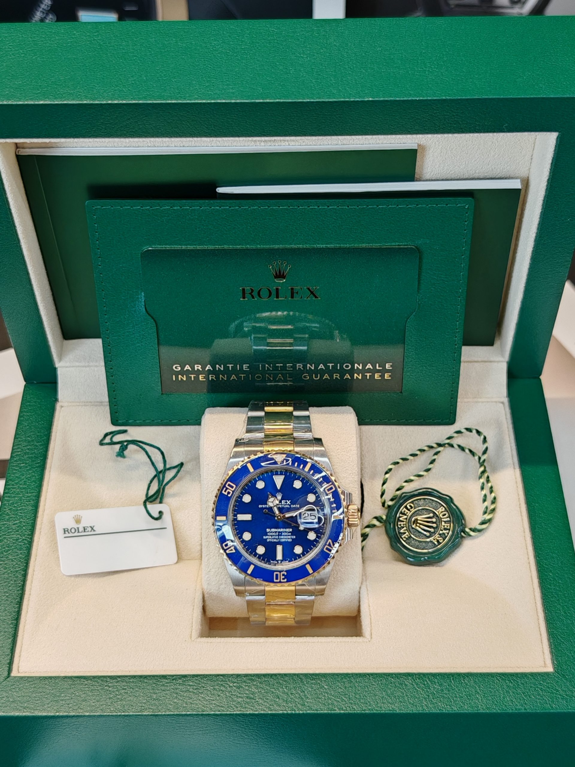 ROLEX SUBMARINER ROYAL BLUE - VTIME WATCH