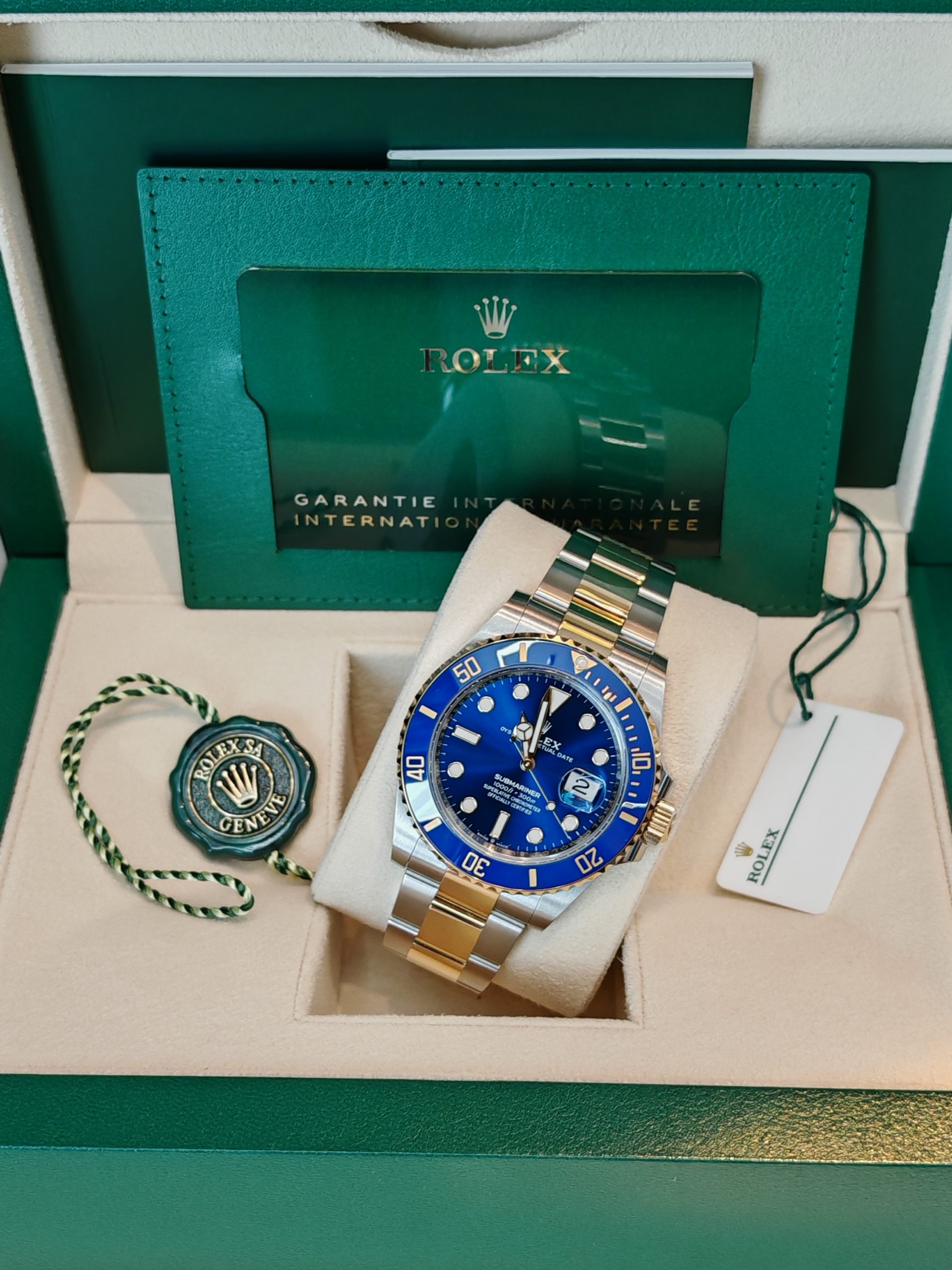 ROLEX SUBMARINER ROYAL BLUE - VTIME WATCH